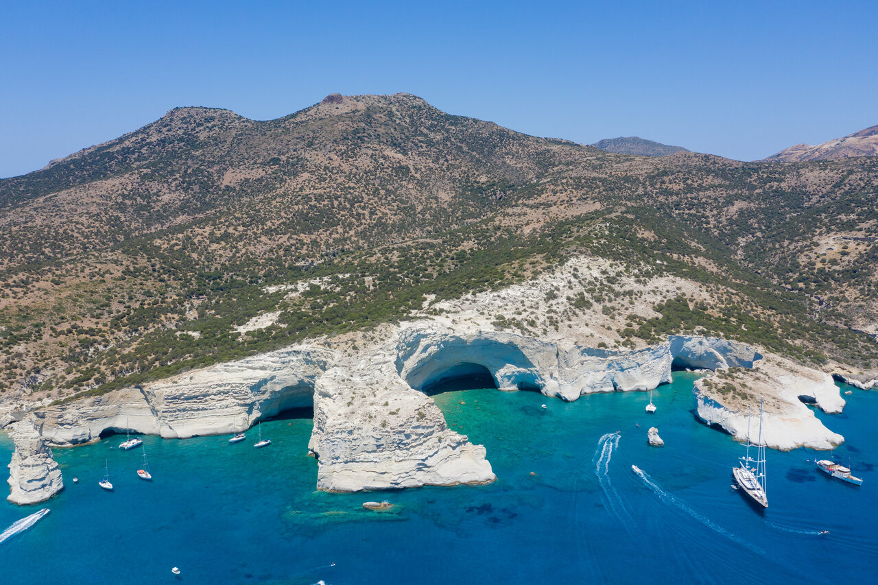 Griechenland Reiseführer 2021. Die Insel Milos: Mondlandschaften und ...